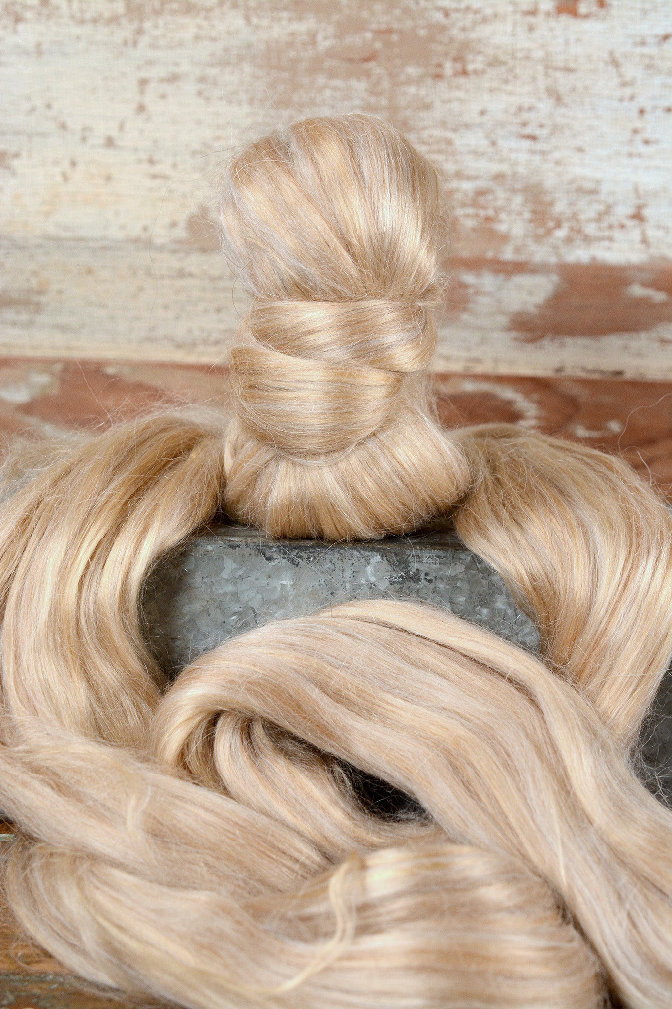 Sarafina Fur Roving by DHG - Plaitnum 1 oz – Sarafina Fiber Art